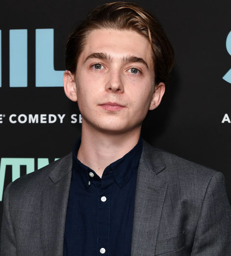 Austin Abrams - Age, Career, Girlfriend, Height - Biography