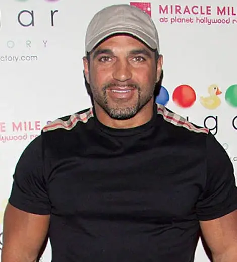 Chris Laurita - Siblings, Wife & Net Worth - Biography