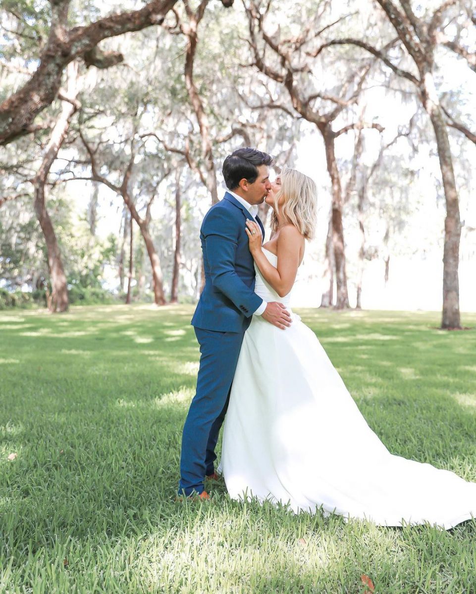 Laura Beverlin - Age, Fashion Influencer & Wedding - Biography