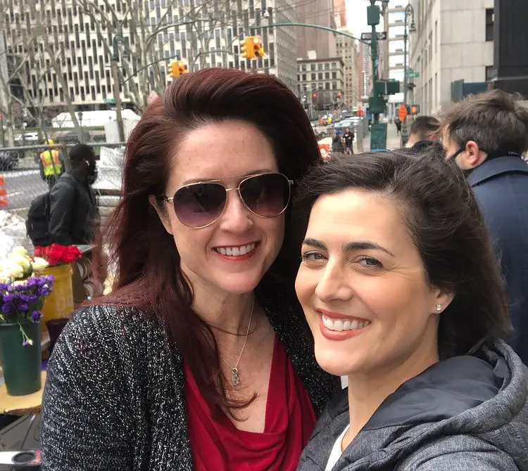 Lindsey Reiser - Age, MSNBC, Married & Pregnant - Biography