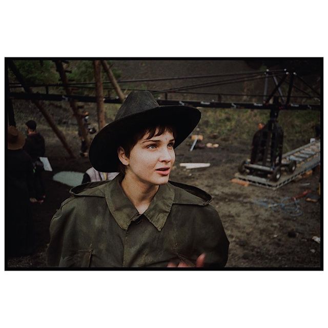 Lisa Vicari - Age, Height, Dark & Issi & Ossi - Biography