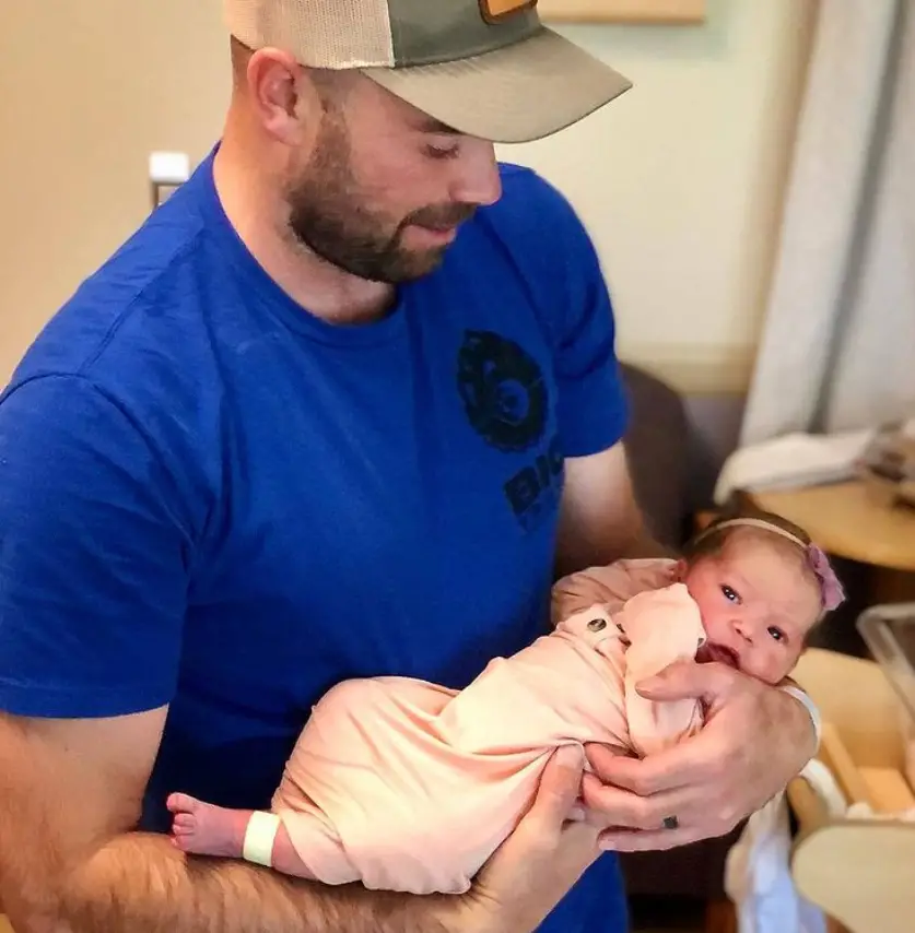 Remi Warren - Wife, 'Apex Predator,' Age & Wiki - Biography