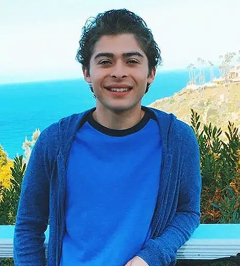 Ryan Ochoa - Age, Ethnicity, Girlfriend & Movies - Biography
