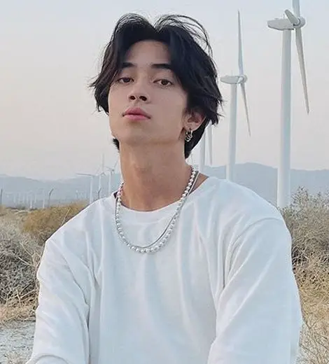 Sebastian Moy - Age, Oliver Moy, Height & Ethnicity - Biography