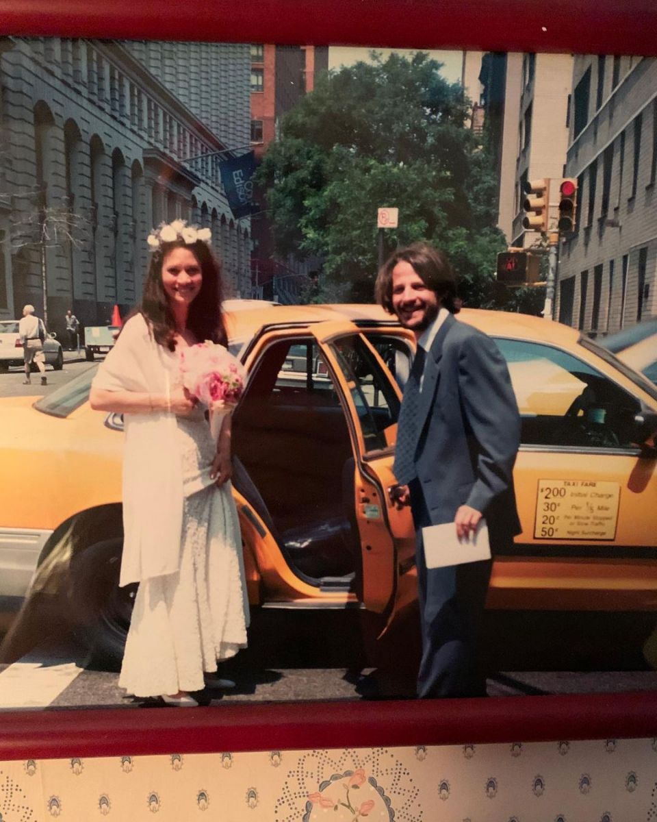 Tim Guinee - Wife, Inventing Anna & Net Worth - Biography