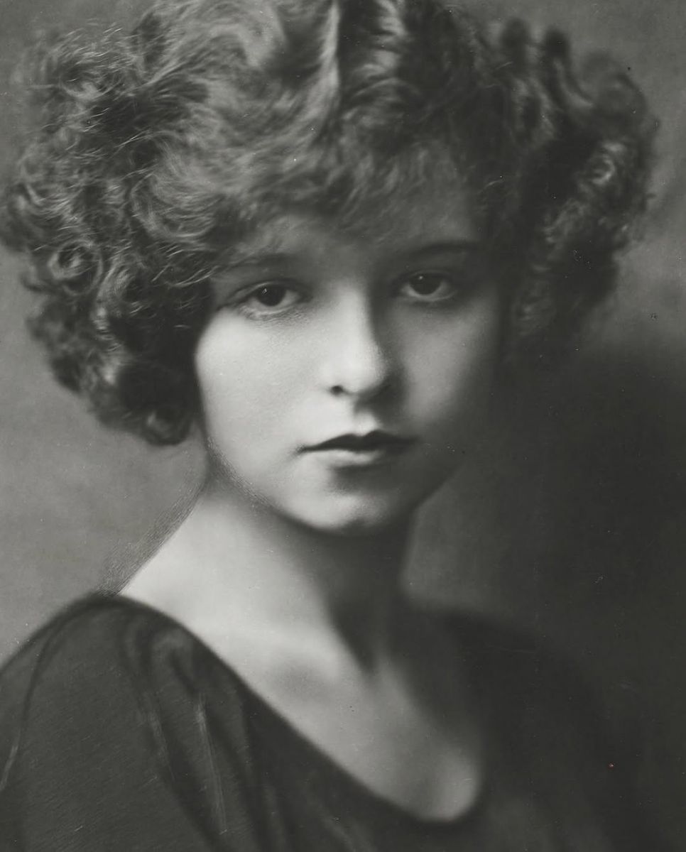 Clara Bow - Silent Film Actress, Age and Married Life