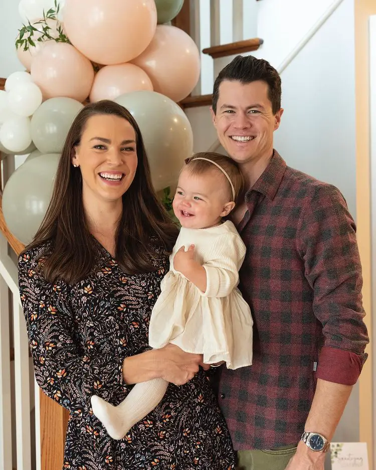 Kelly Davis - WGN News, Married, Husband & Instagram