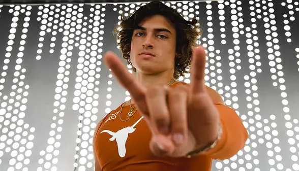 Sam Hurley - Old, Height, Girlfriend & Net Worth - Biography